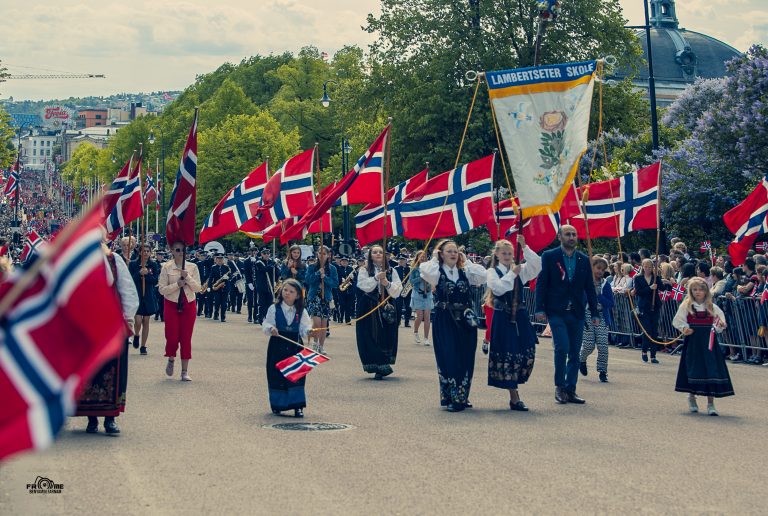 Bildekort: 17. mai – morsmål.no